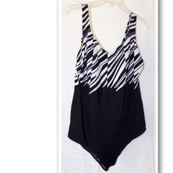Delta Burke | Swim | Delta Burke Swimwear Blackwhite Pc Swimsuit | Poshmark